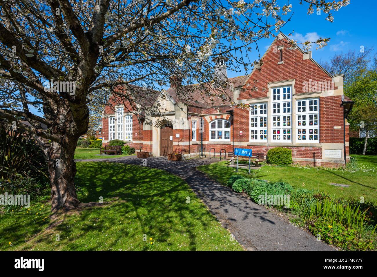 Public library uk hi-res stock photography and images - Alamy