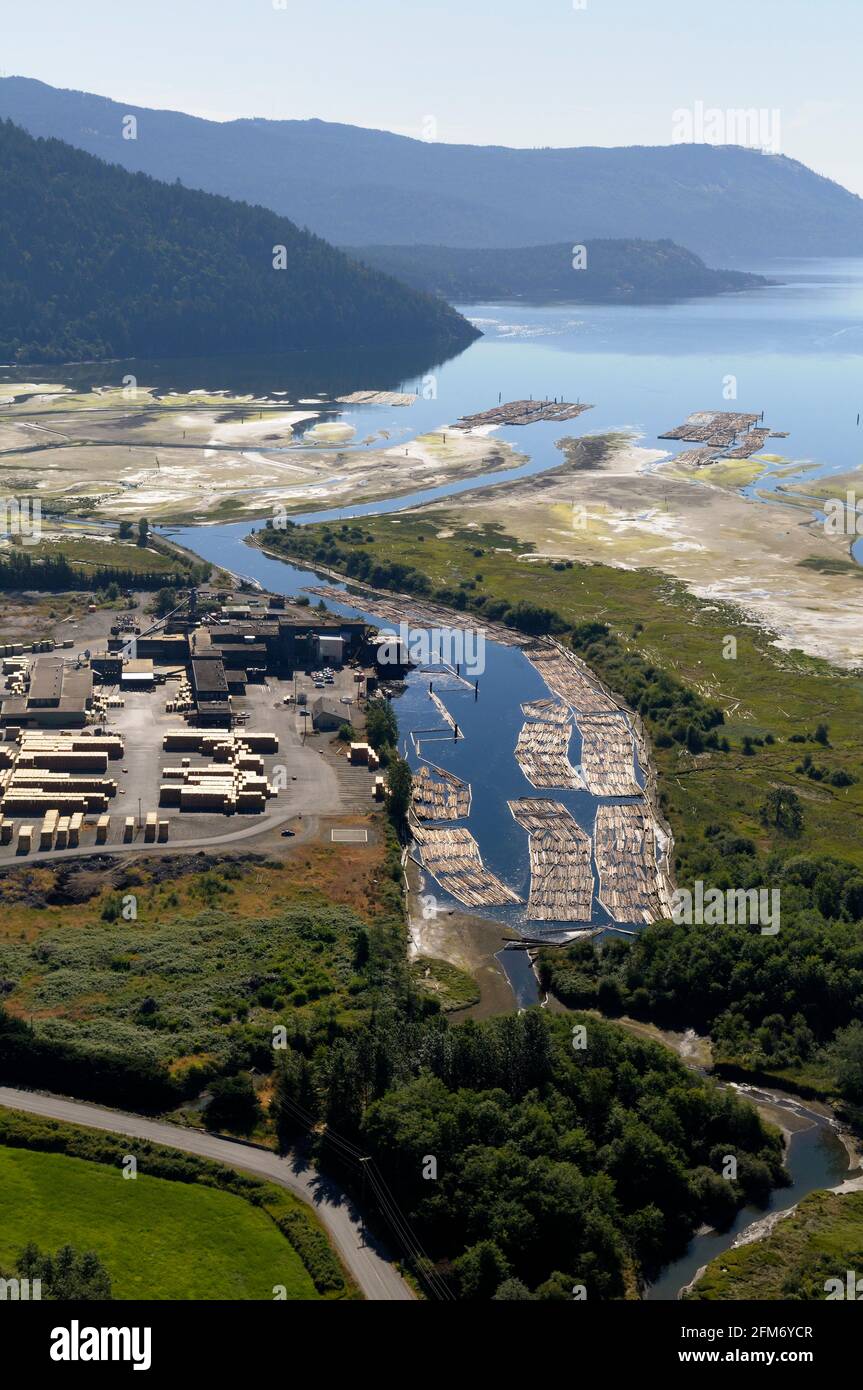 Canada forest aerial logging hi-res stock photography and images - Alamy