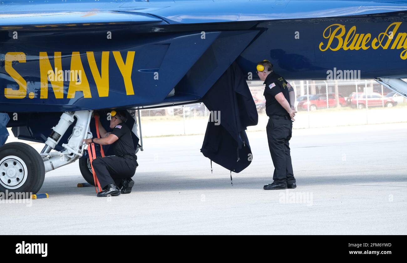 Ground crew florida air hi-res stock photography and images - Alamy