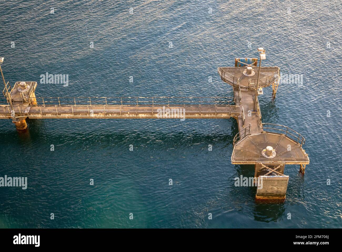 Circle jetty hi-res stock photography and images - Alamy
