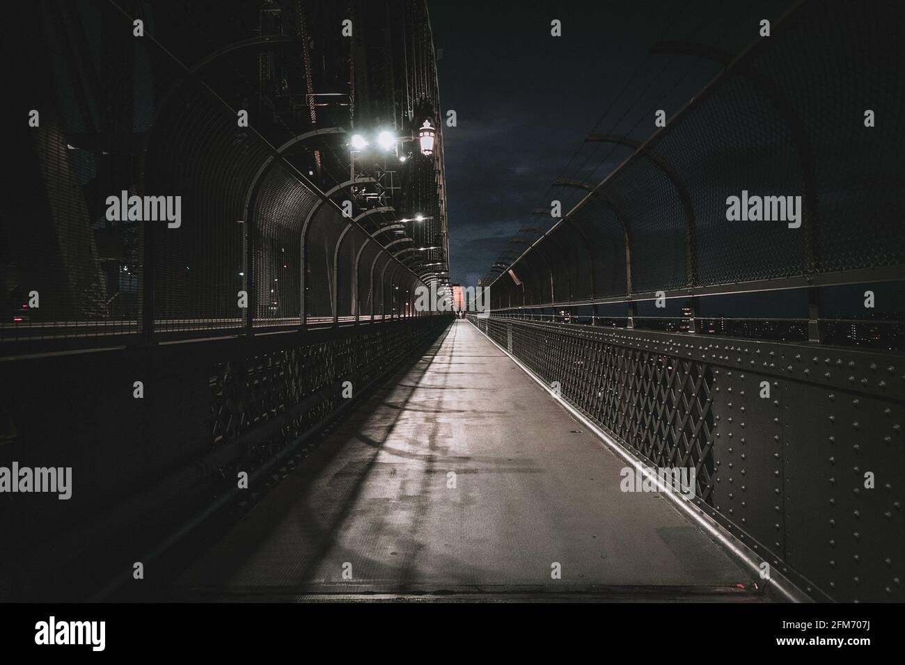 Night time view architecture hi-res stock photography and images - Alamy