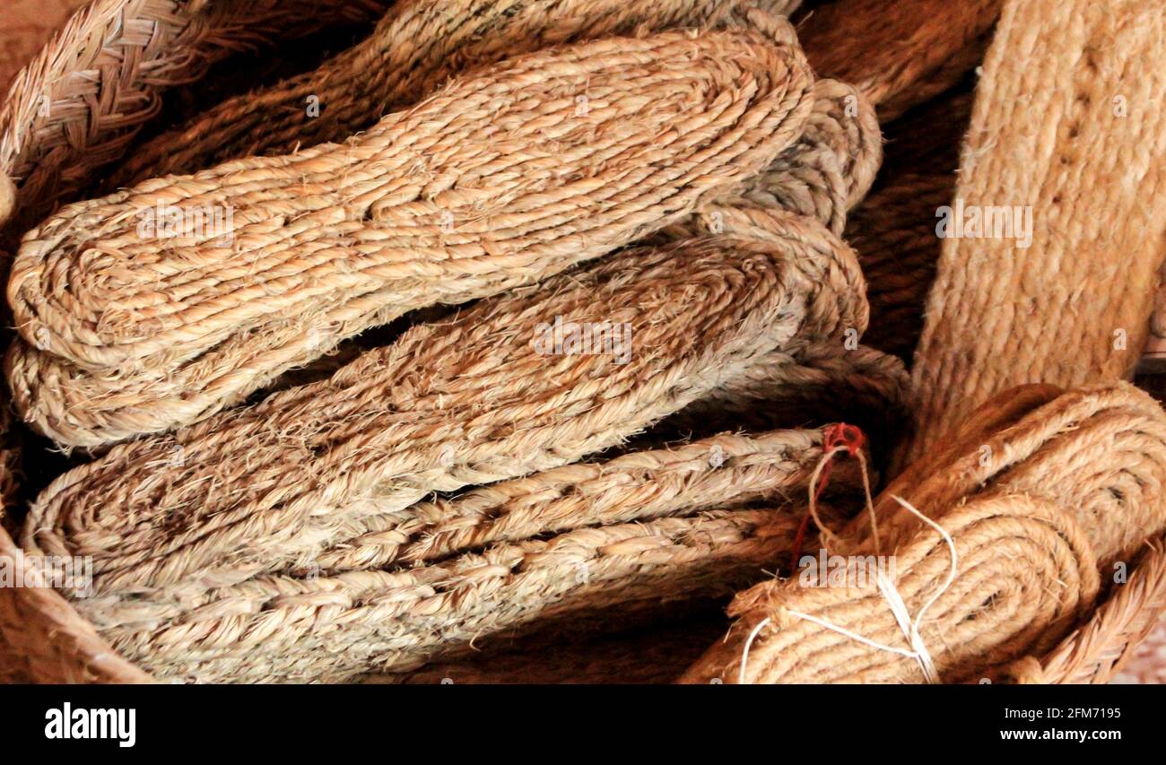 Esparto rope hi-res stock photography and images - Alamy