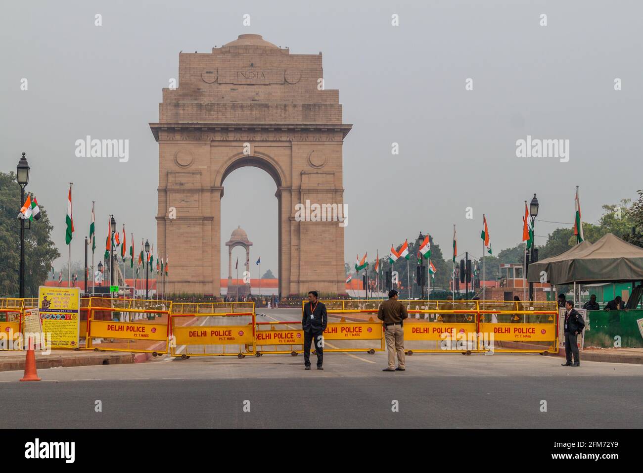 DELHI, INDIA - JANUARY 24, 2017: View of India Gate behind Delhi Police ...