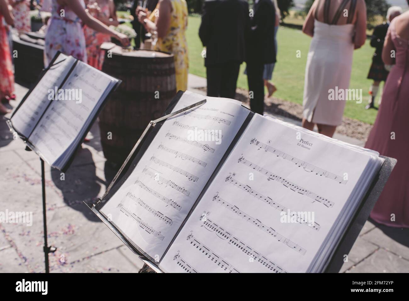 Stand up notes hi-res stock photography and images - Alamy