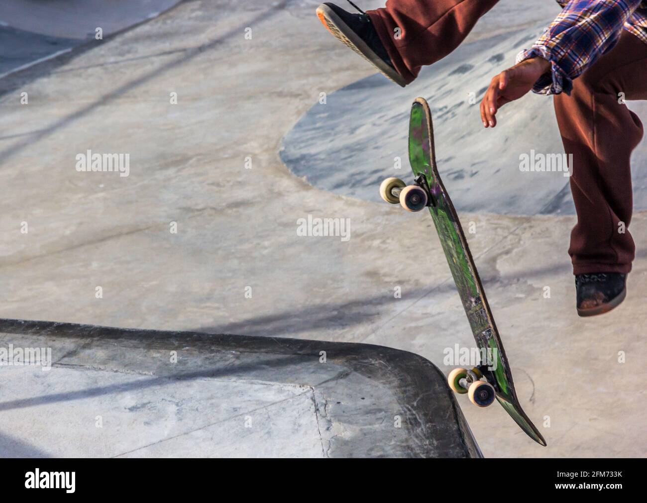 Kickflip trick hi-res stock photography and images - Alamy