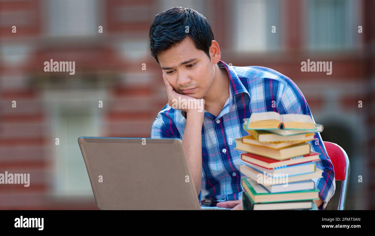 Student life hi-res stock photography and images - Alamy