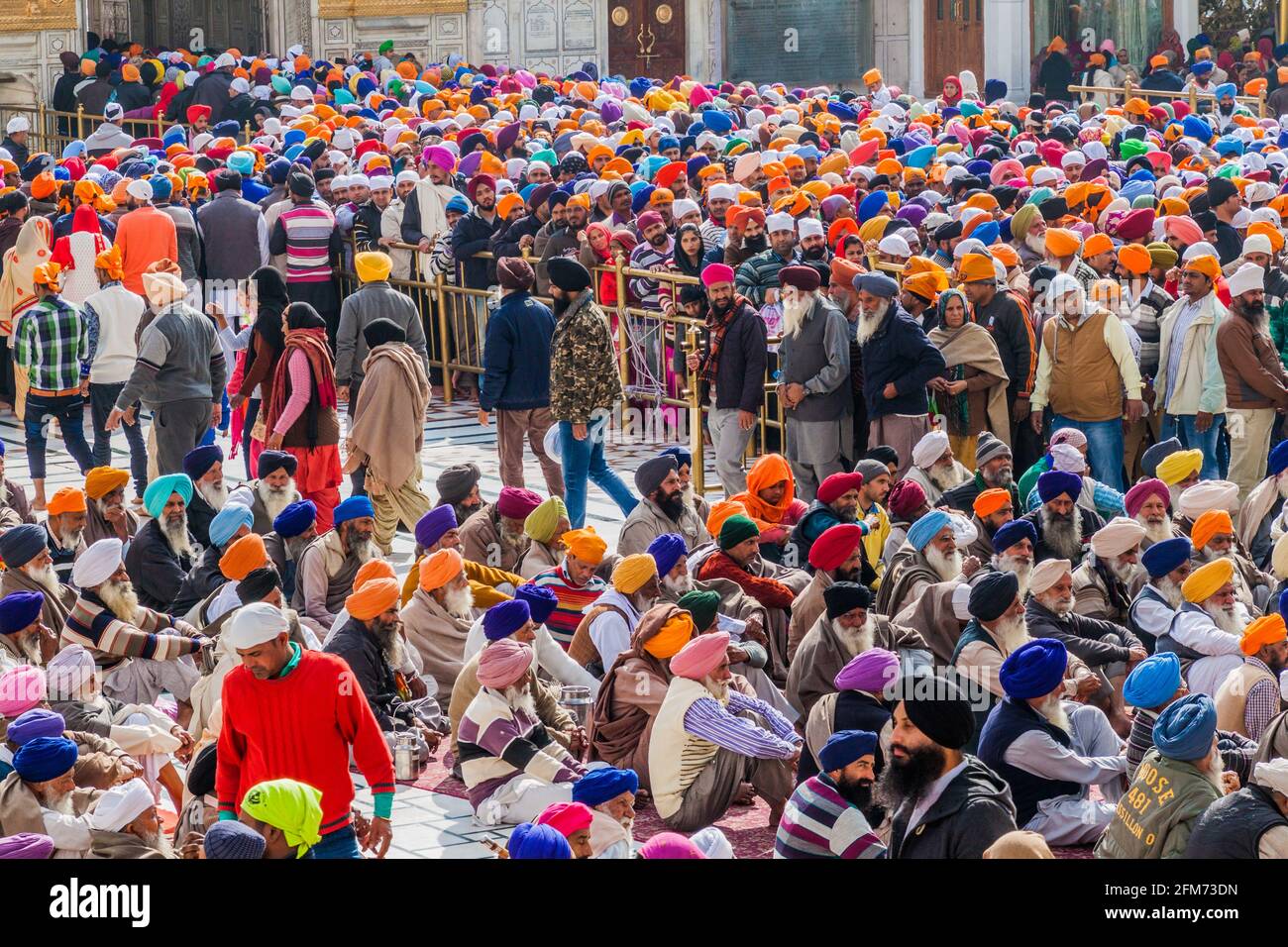 India sikh people pray worship hi-res stock photography and images - Alamy