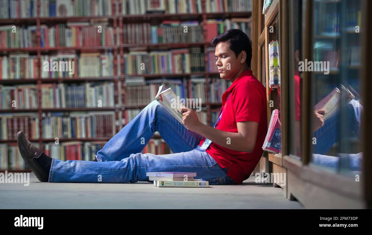 Homeless student hi-res stock photography and images - Alamy