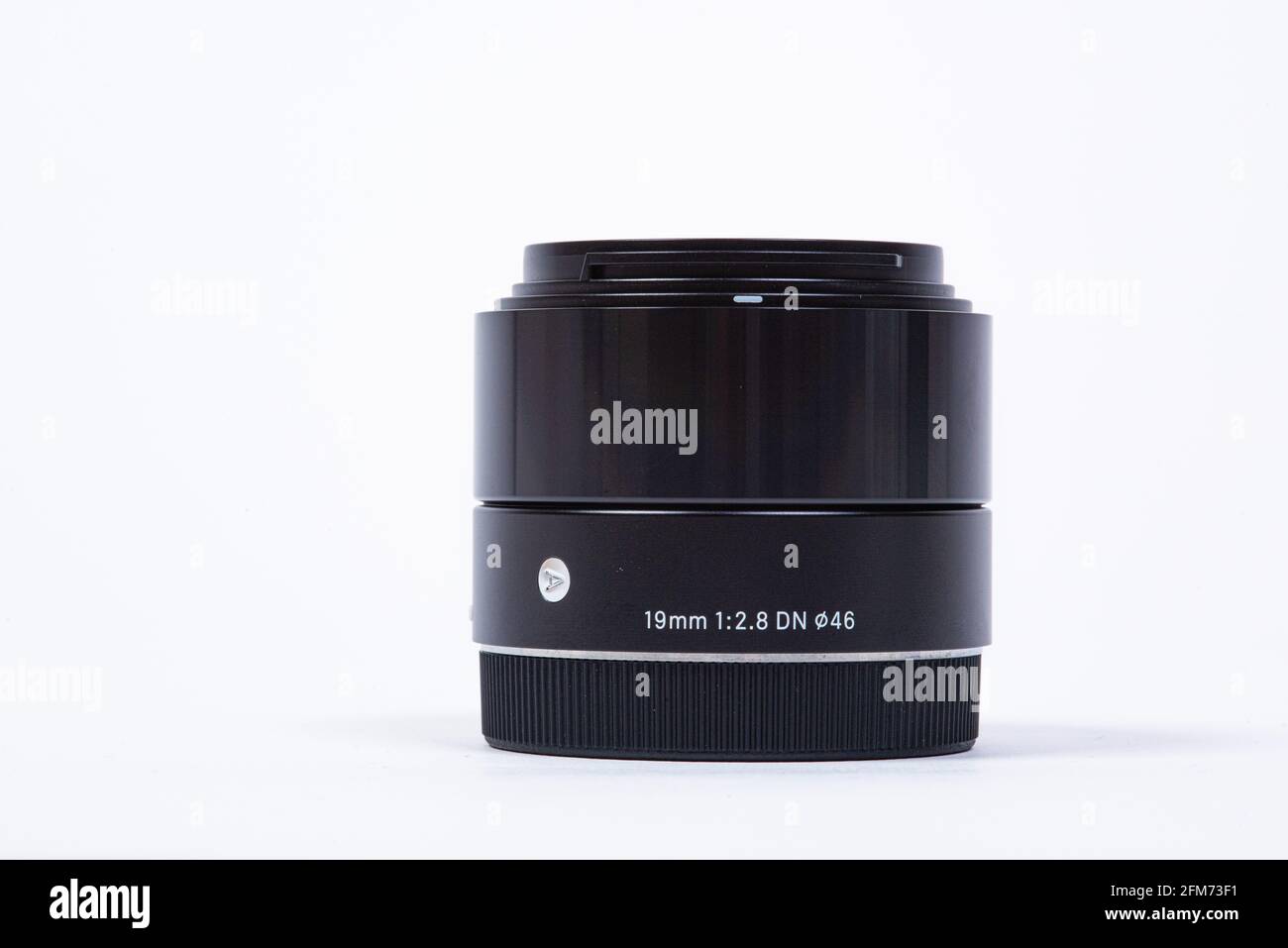 Sigma 19mm f 2 8 dn art lens hi-res stock photography and images - Alamy