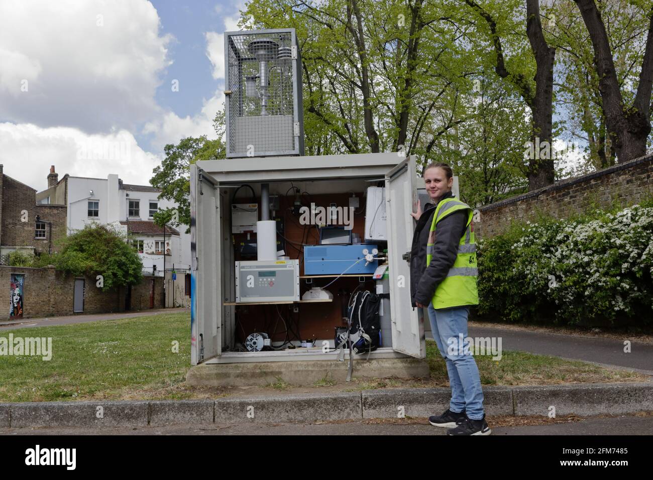 Air pollution monitoring equipment hi-res stock photography and images ...