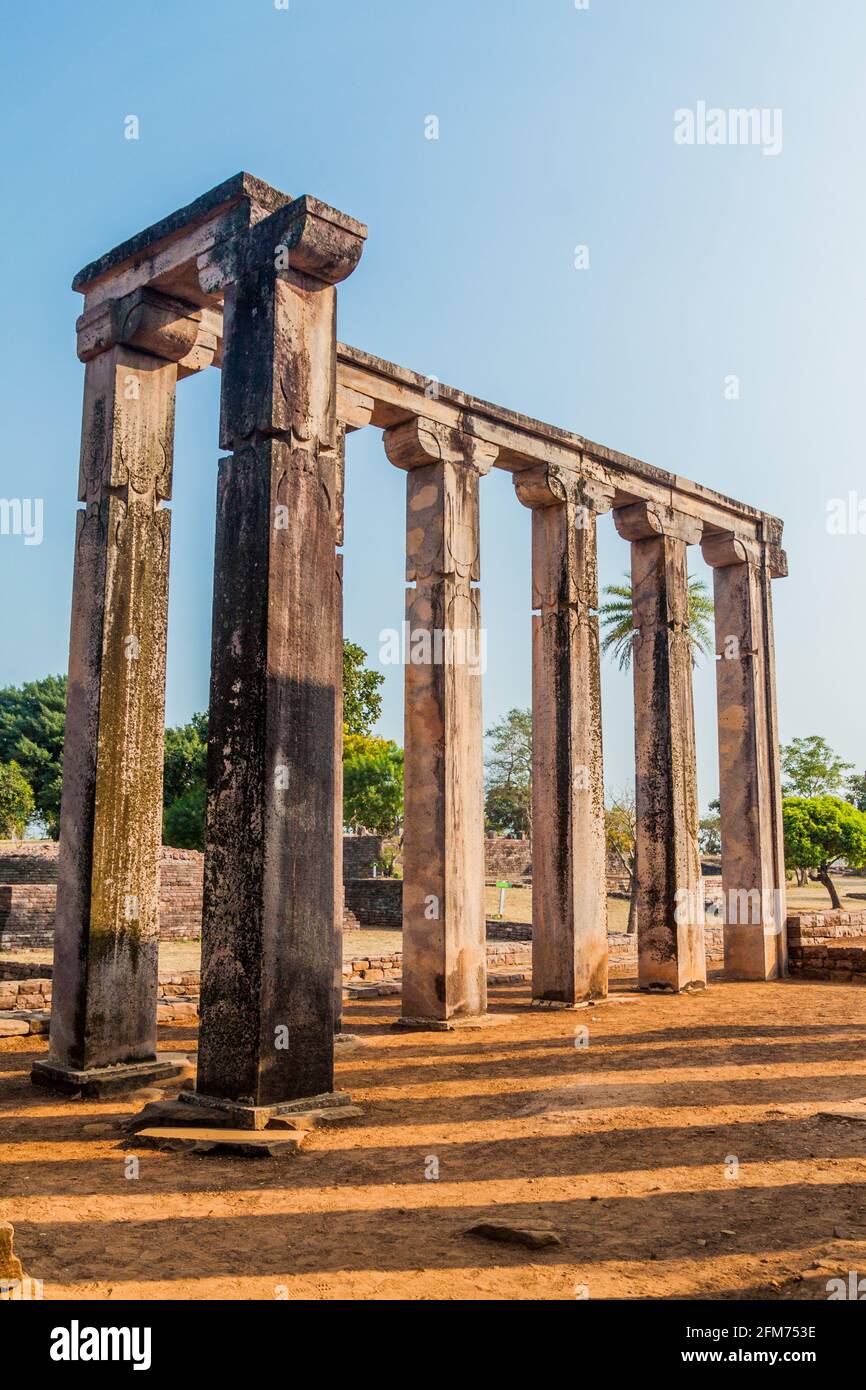 Temple 18, ancient Buddhist monument at Sanchi, Madhya Pradesh, India ...