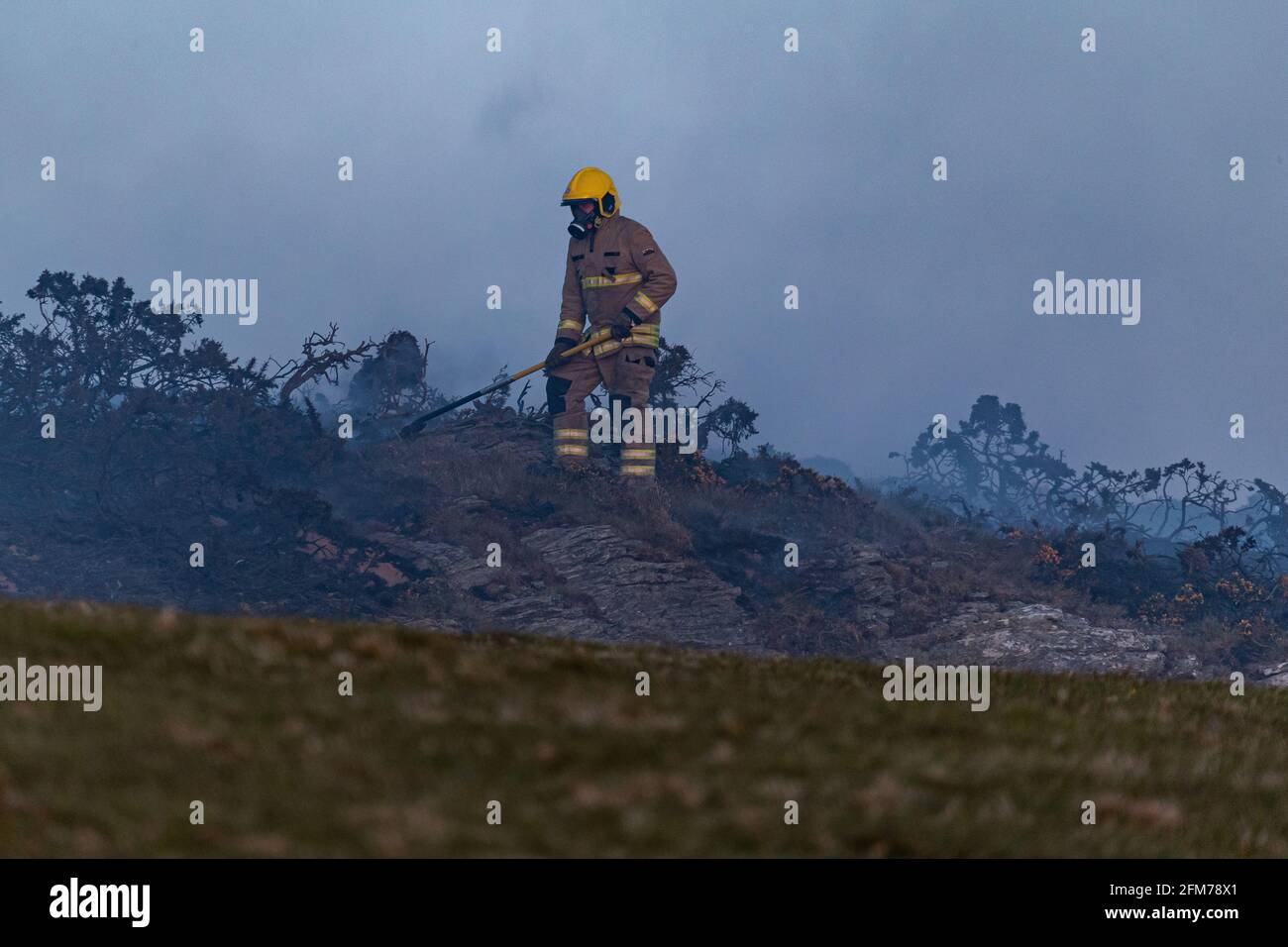 Fire Crews Tackle Gorse fire on Isle of Anglesey Stock Photo - Alamy