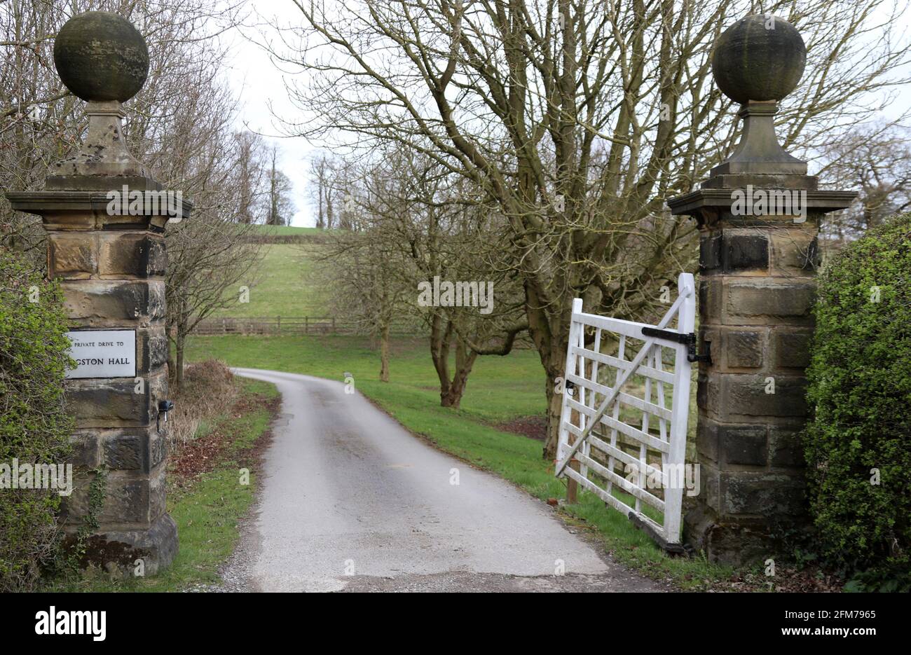 Entrance gates to Ogston Hall in Derbyshire Stock Photo - Alamy