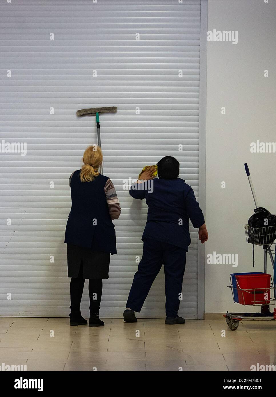 Wall washer hi-res stock photography and images - Alamy