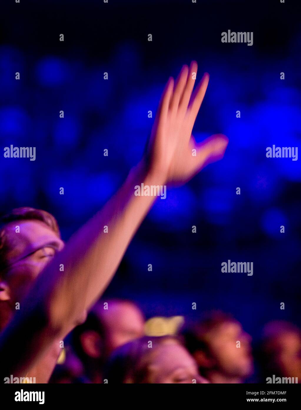 Worship service hi-res stock photography and images - Alamy