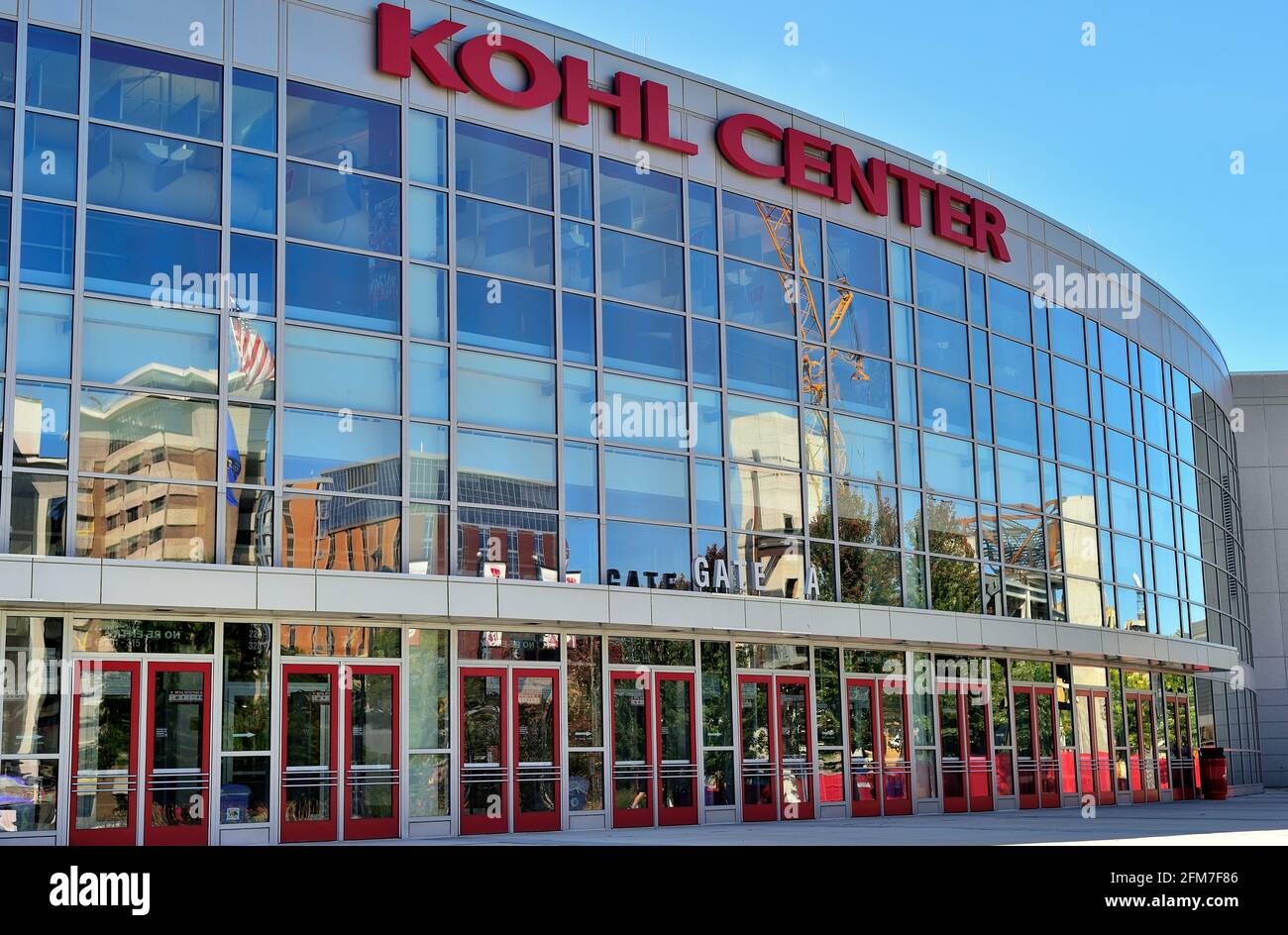 Reflecting gates hi-res stock photography and images - Alamy