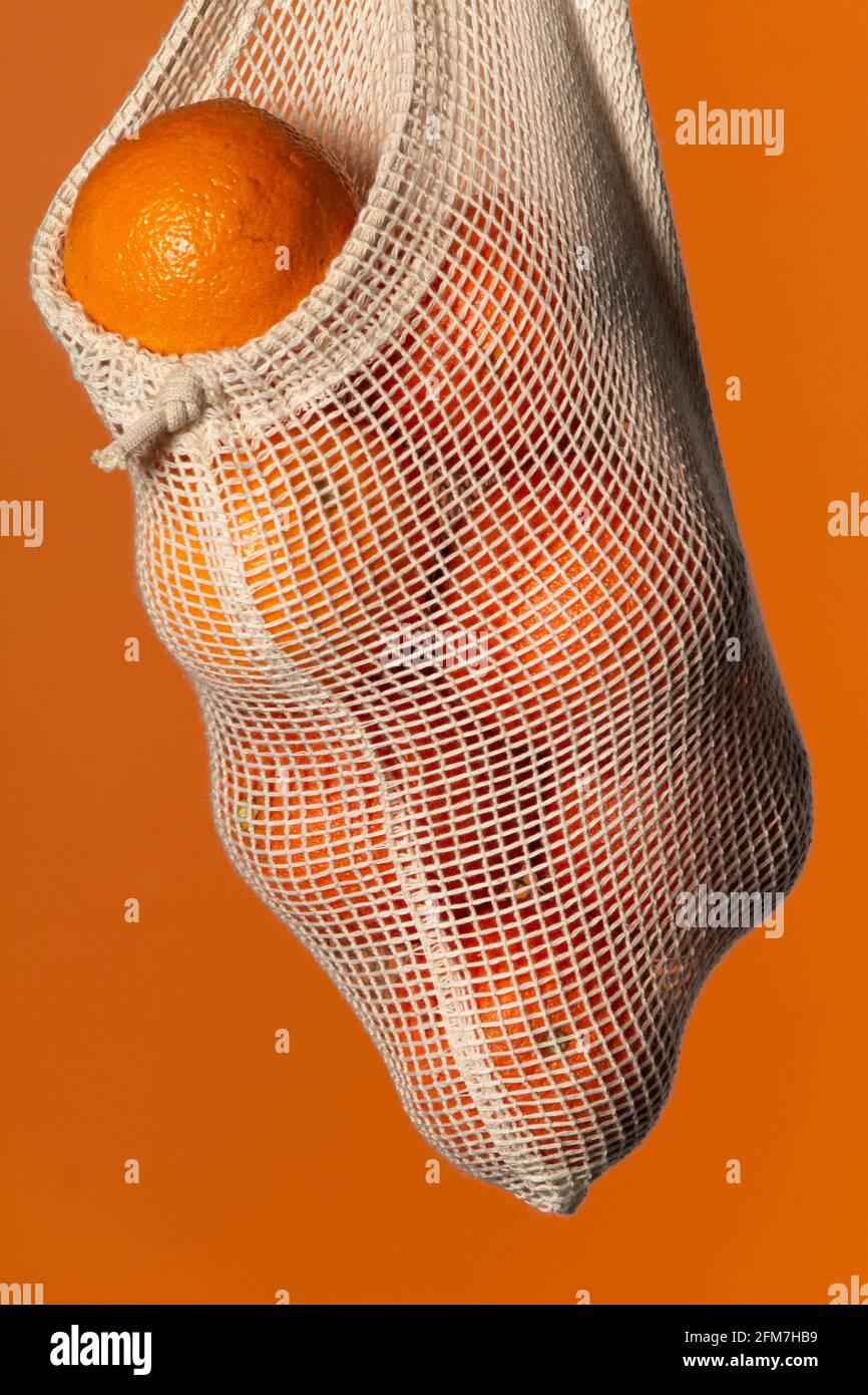 Fruit, re-usable bags, sustainable shopping, shopping Stock Photo - Alamy