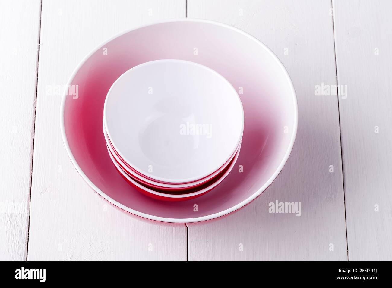 Empty red salad bowl hi-res stock photography and images - Alamy