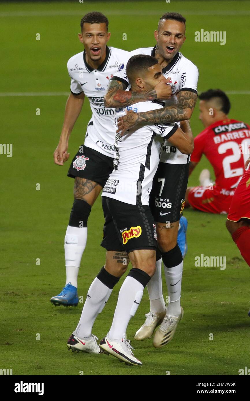 Lima, Peru. 06th May, 2021. Corinthians celebrate their first goal ...