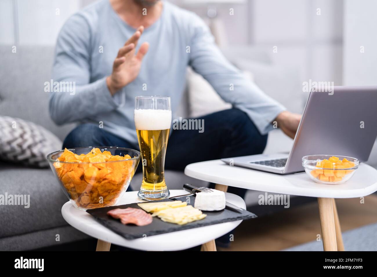 Virtual Online Beer Drinking Event And Video Conference Stock Photo - Alamy