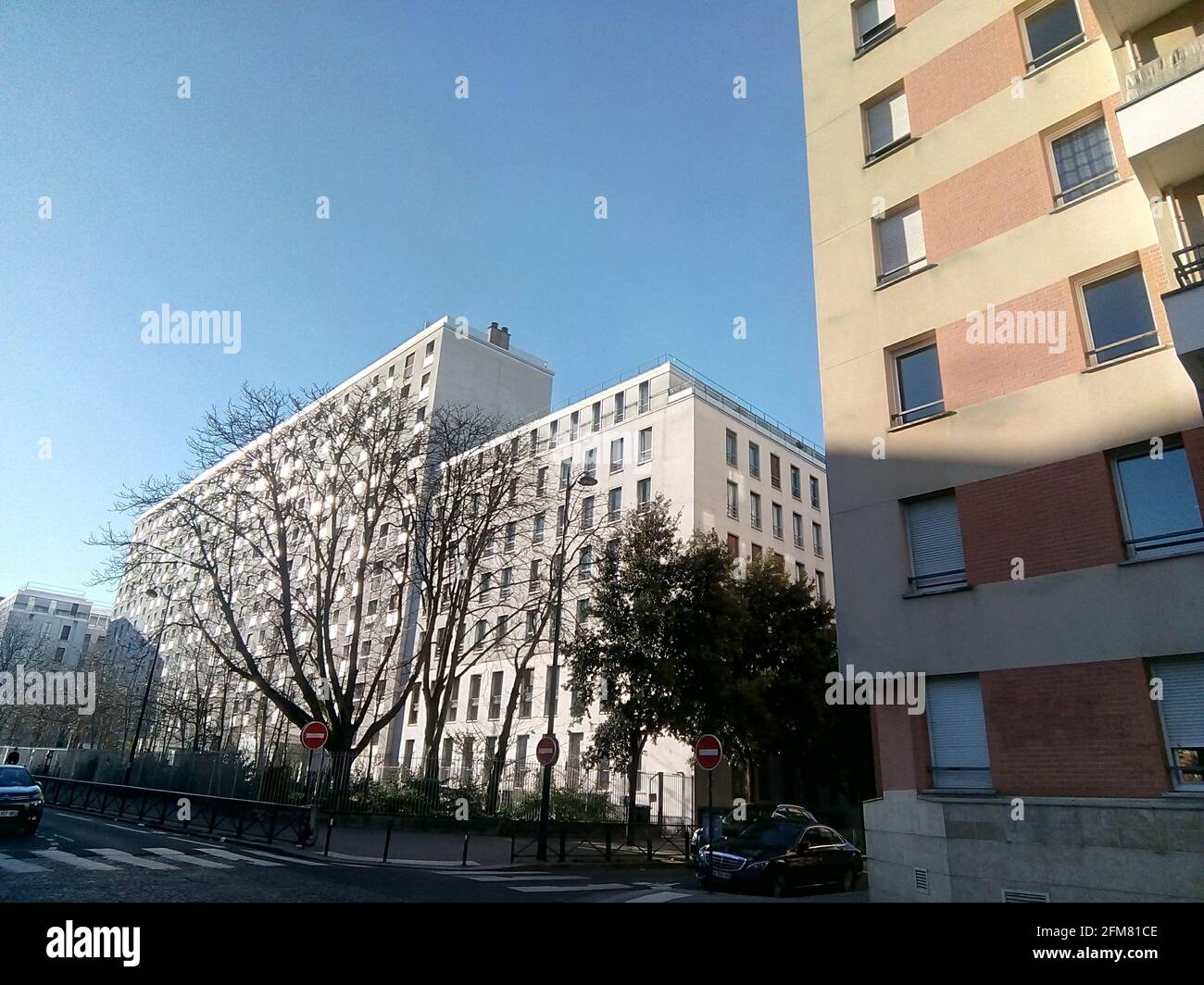 Batiments paris hi-res stock photography and images - Alamy