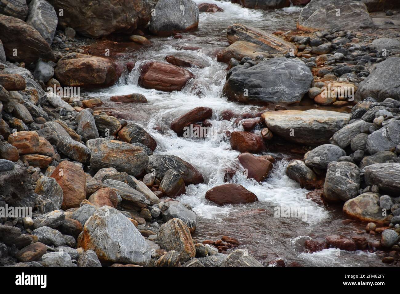 Huge boulders hi-res stock photography and images - Alamy