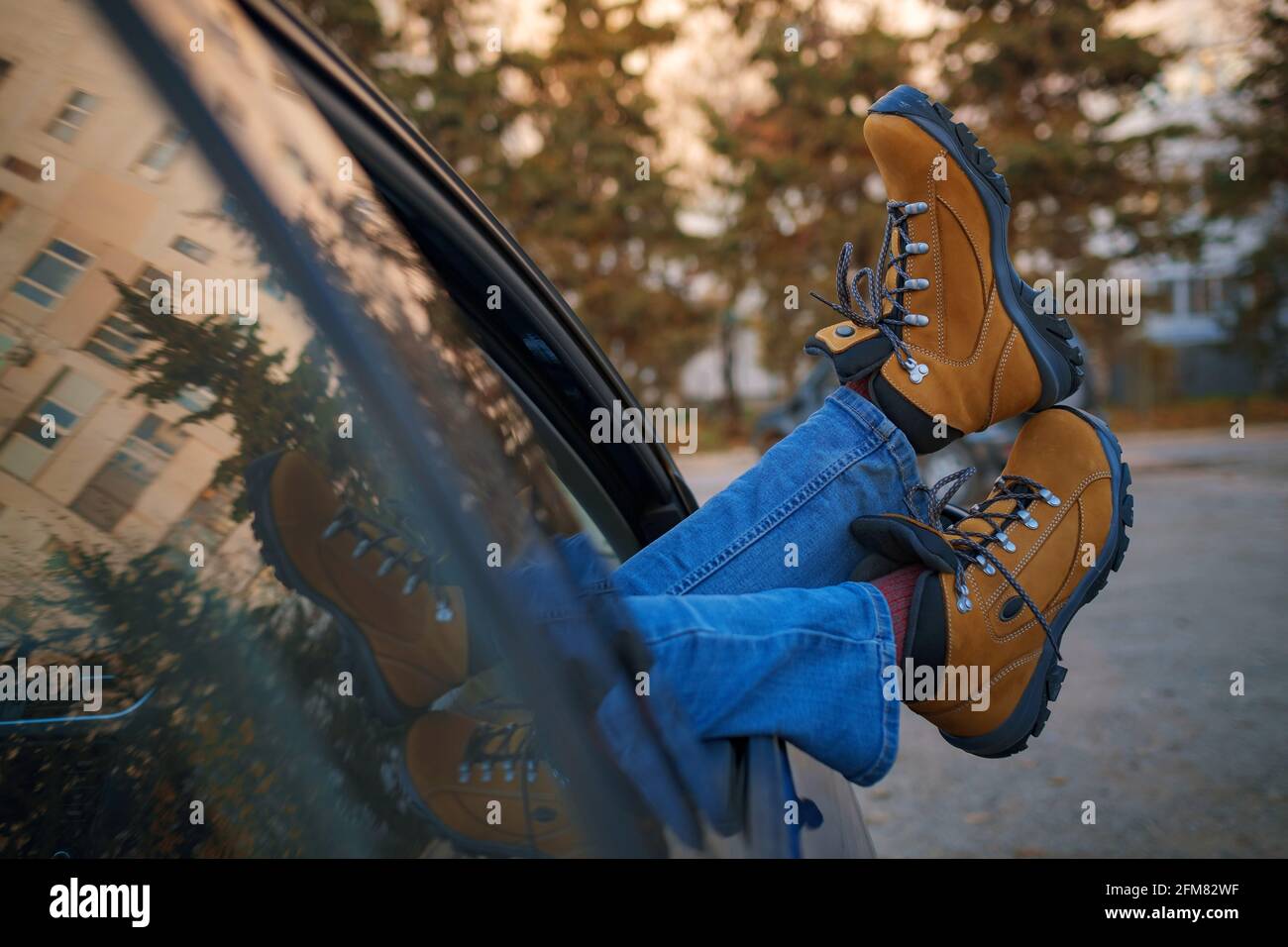 Car open door forest hi-res stock photography and images - Alamy