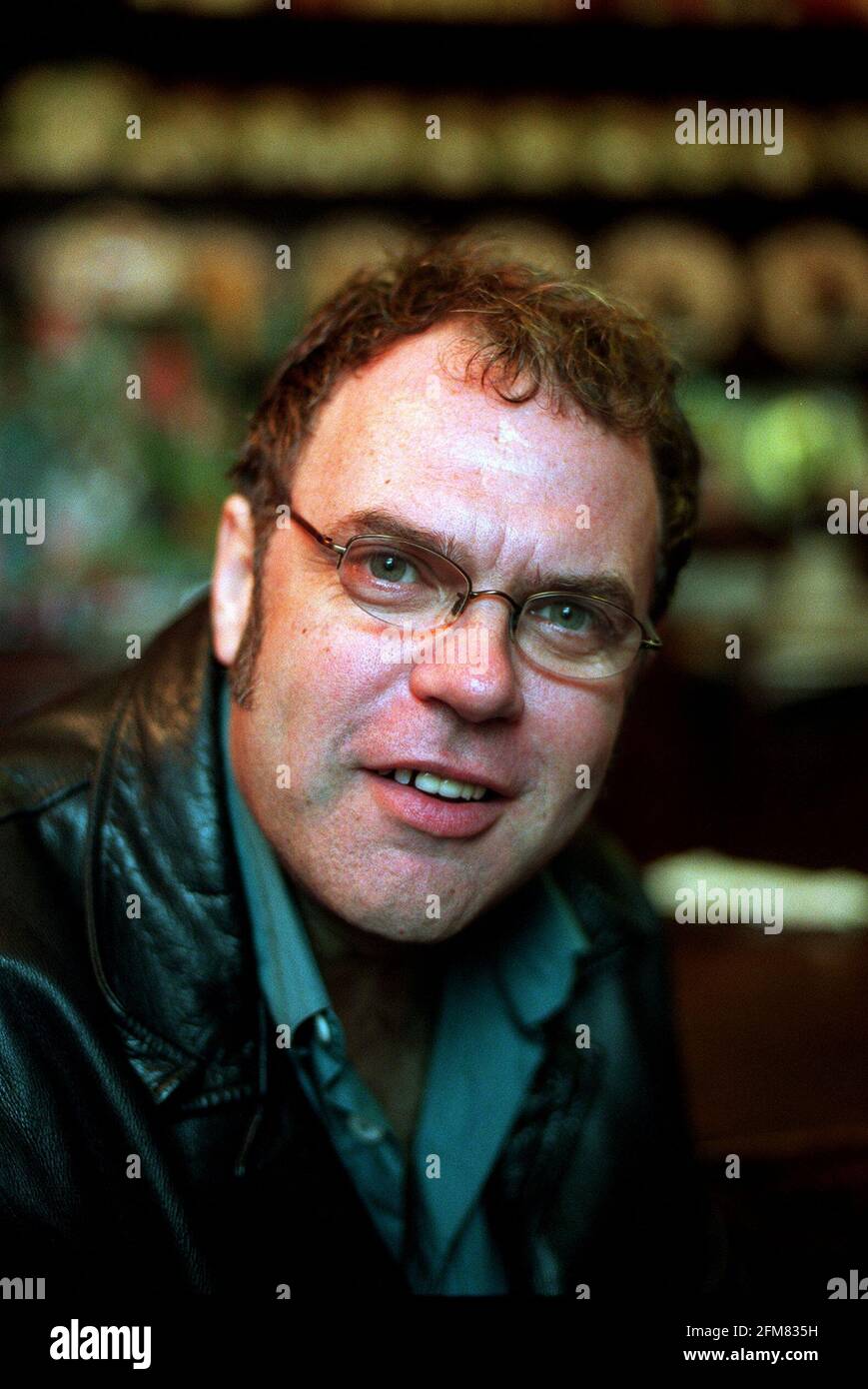 Arts presenter hi-res stock photography and images - Alamy