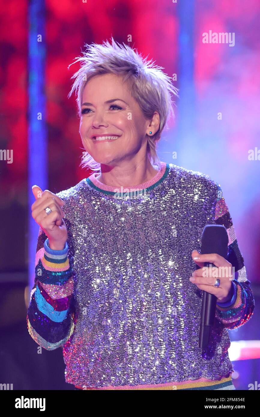 German singer pop and tv presenter hi-res stock photography and images ...