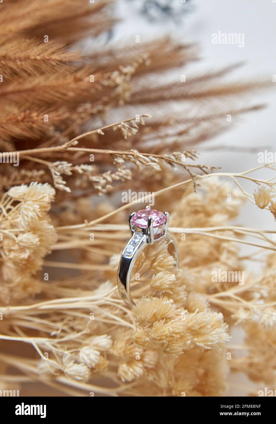 Luxury engagement ring hi-res stock photography and images - Alamy