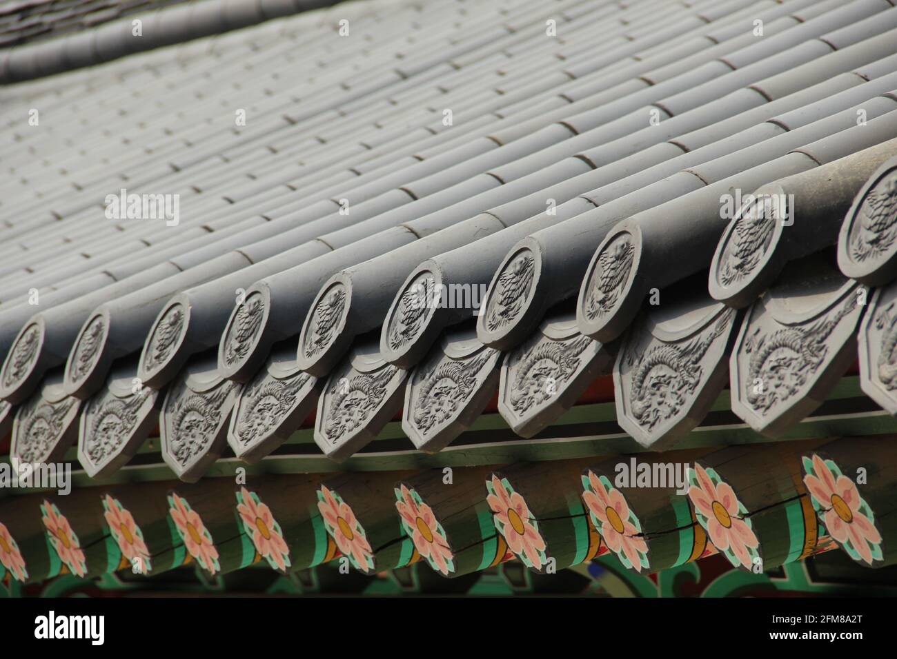 Traditional Korean roof tiling on buildings in Changdeokgung in Seoul ...