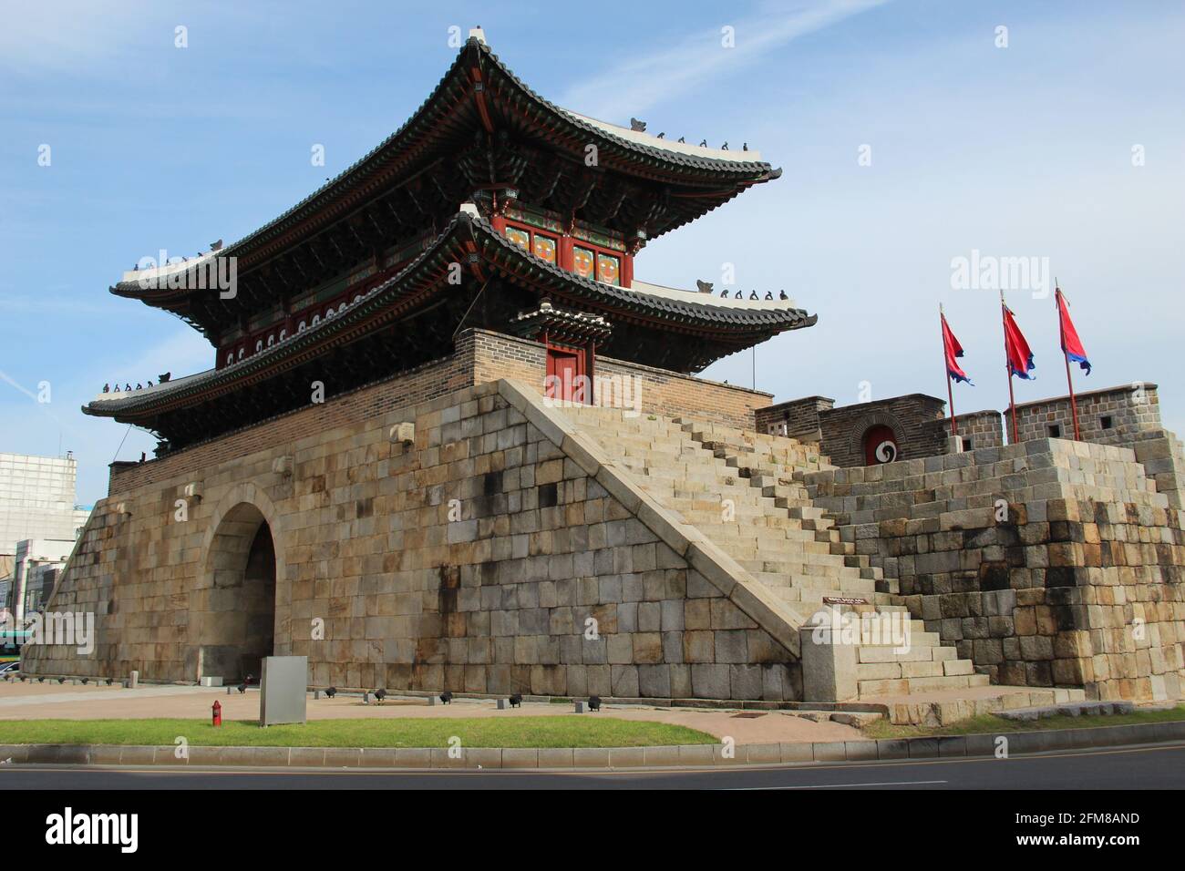 Paldalmun, the south gate, on the Hwaseong in Suwon, South Korea Stock ...
