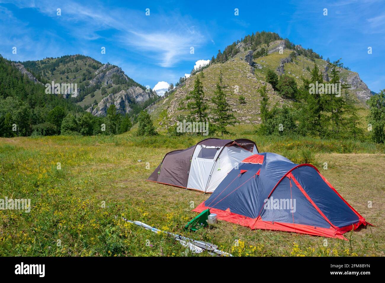 Open tents hi-res stock photography and images - Alamy