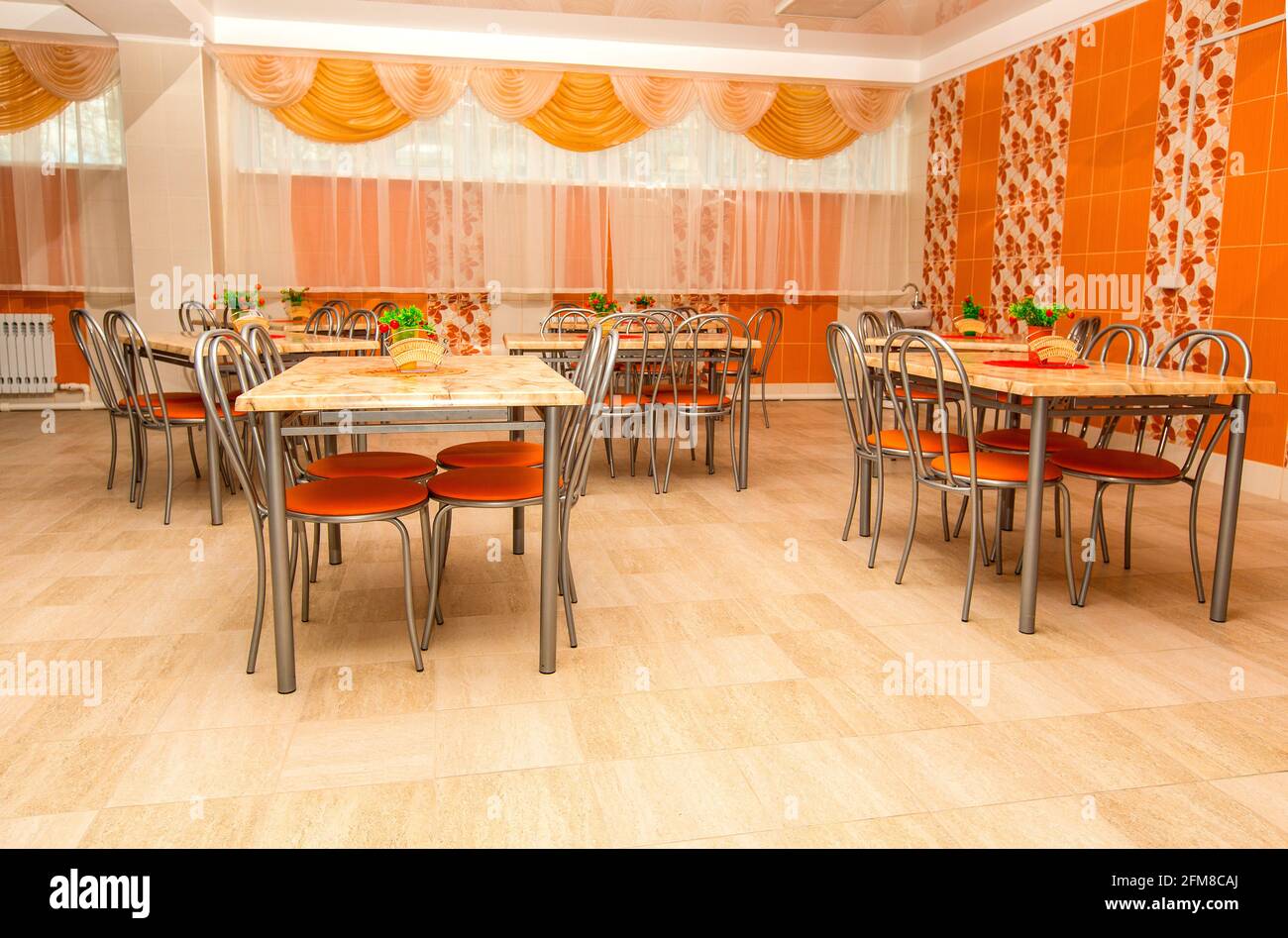 Empty school cafeteria hi-res stock photography and images - Alamy