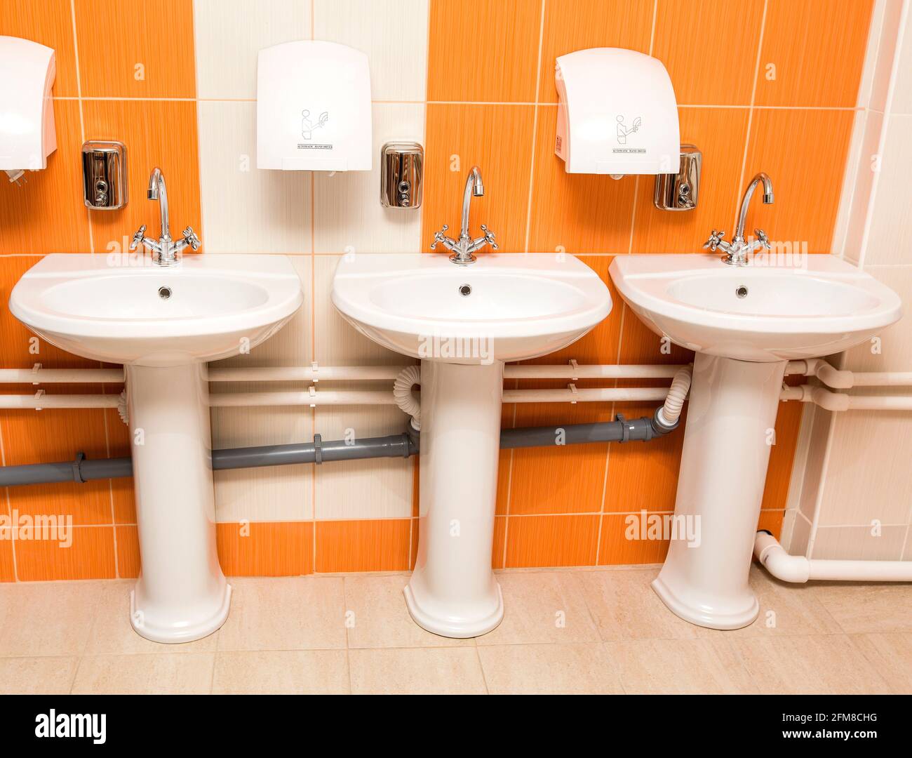 Hand dryers hi-res stock photography and images - Alamy