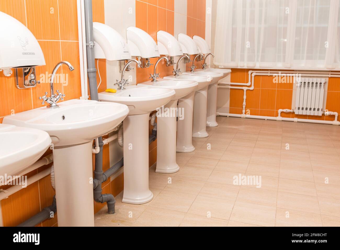 Hand dryers hi-res stock photography and images - Alamy