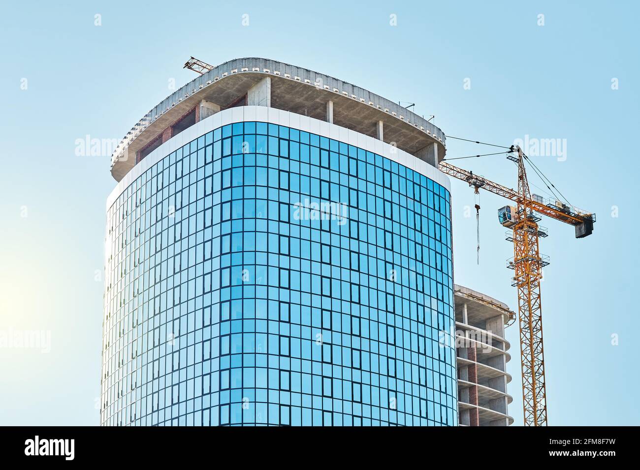 Roof construction skyscraper hi-res stock photography and images - Alamy