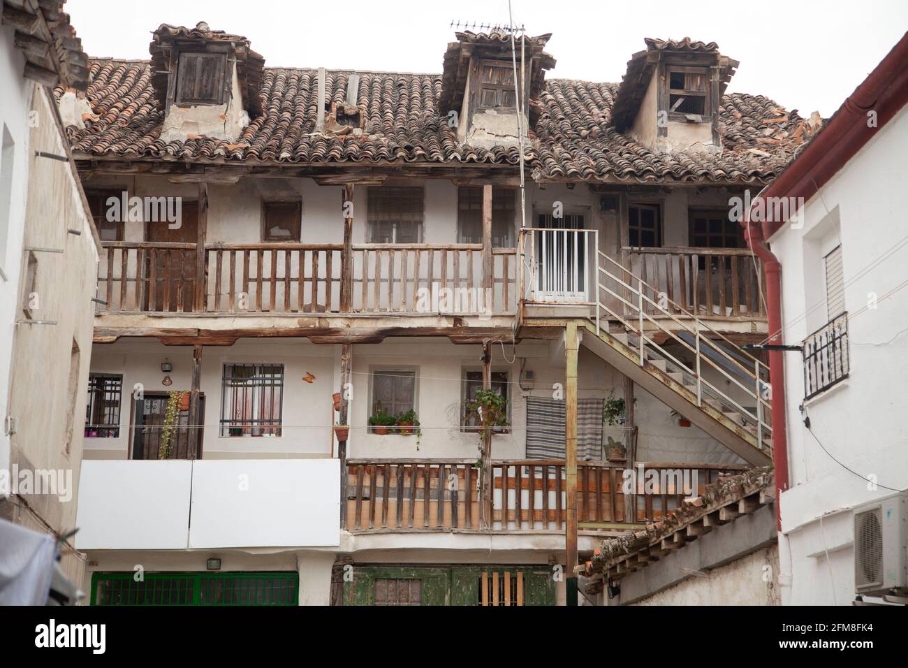 Edificio tipico madrid hi-res stock photography and images - Alamy