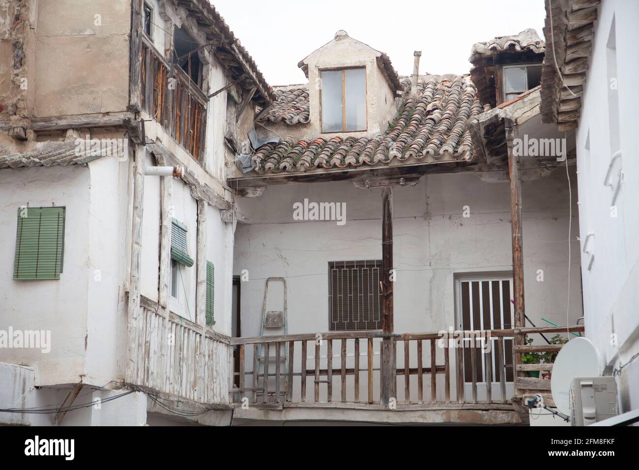 Edificio tipico madrid hi-res stock photography and images - Alamy