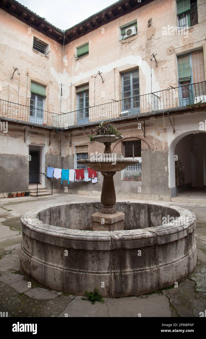 Edificio tipico madrid hi-res stock photography and images - Alamy