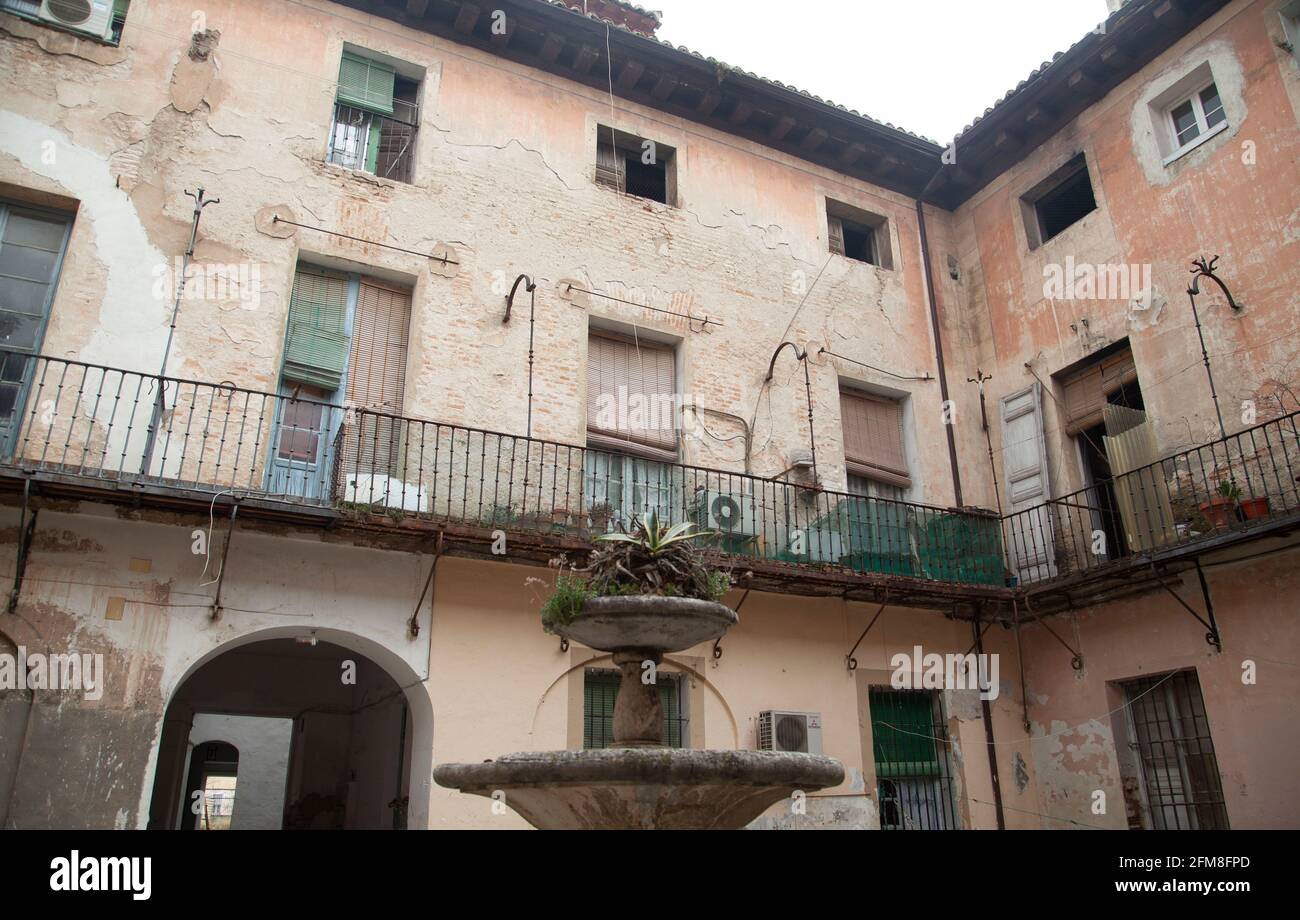 Edificio tipico madrid hi-res stock photography and images - Alamy