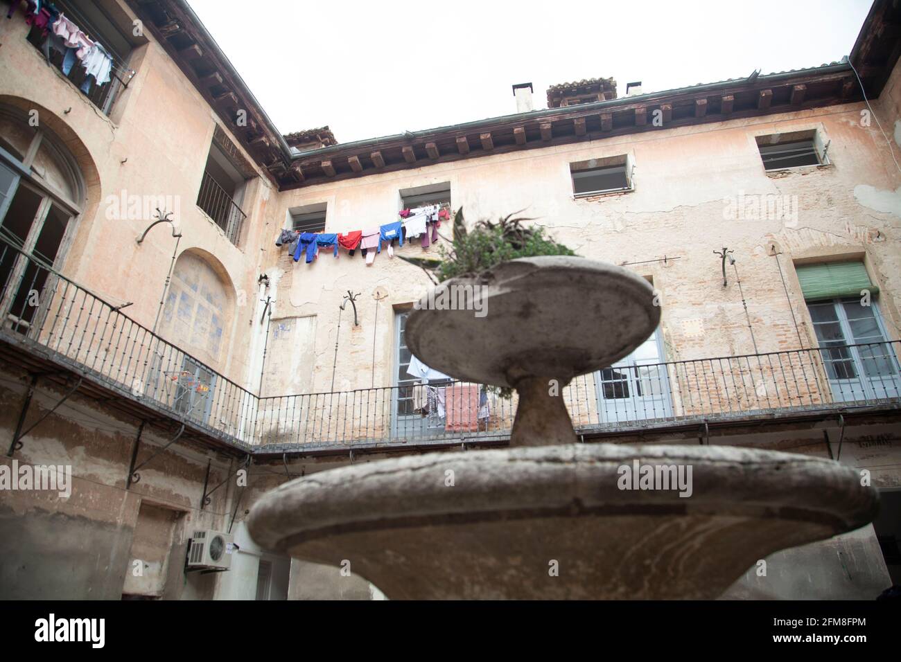 Edificio tipico madrid hi-res stock photography and images - Alamy