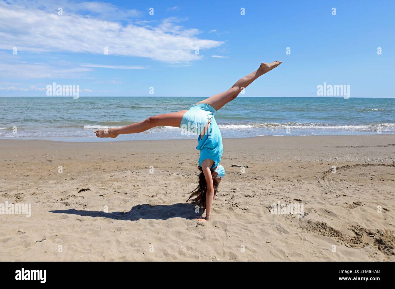 Children gymnastics somersault hi-res stock photography and images - Alamy