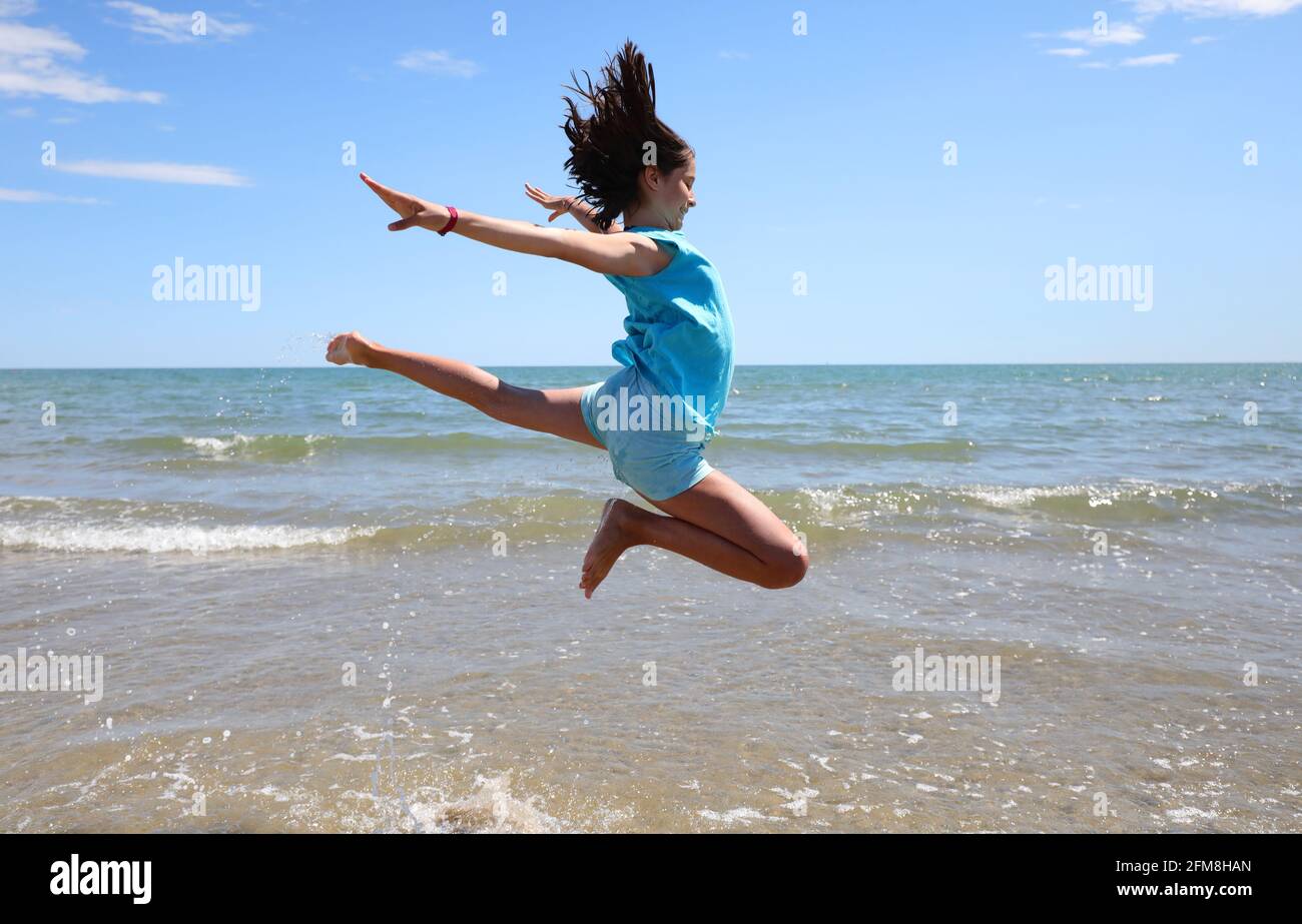 Jump hurray hi-res stock photography and images - Alamy