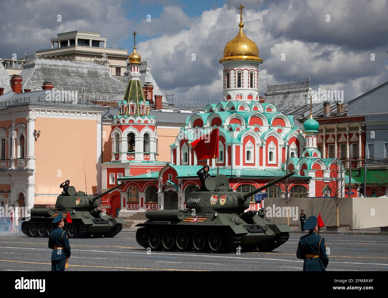 Soviet era tanks hi-res stock photography and images - Alamy