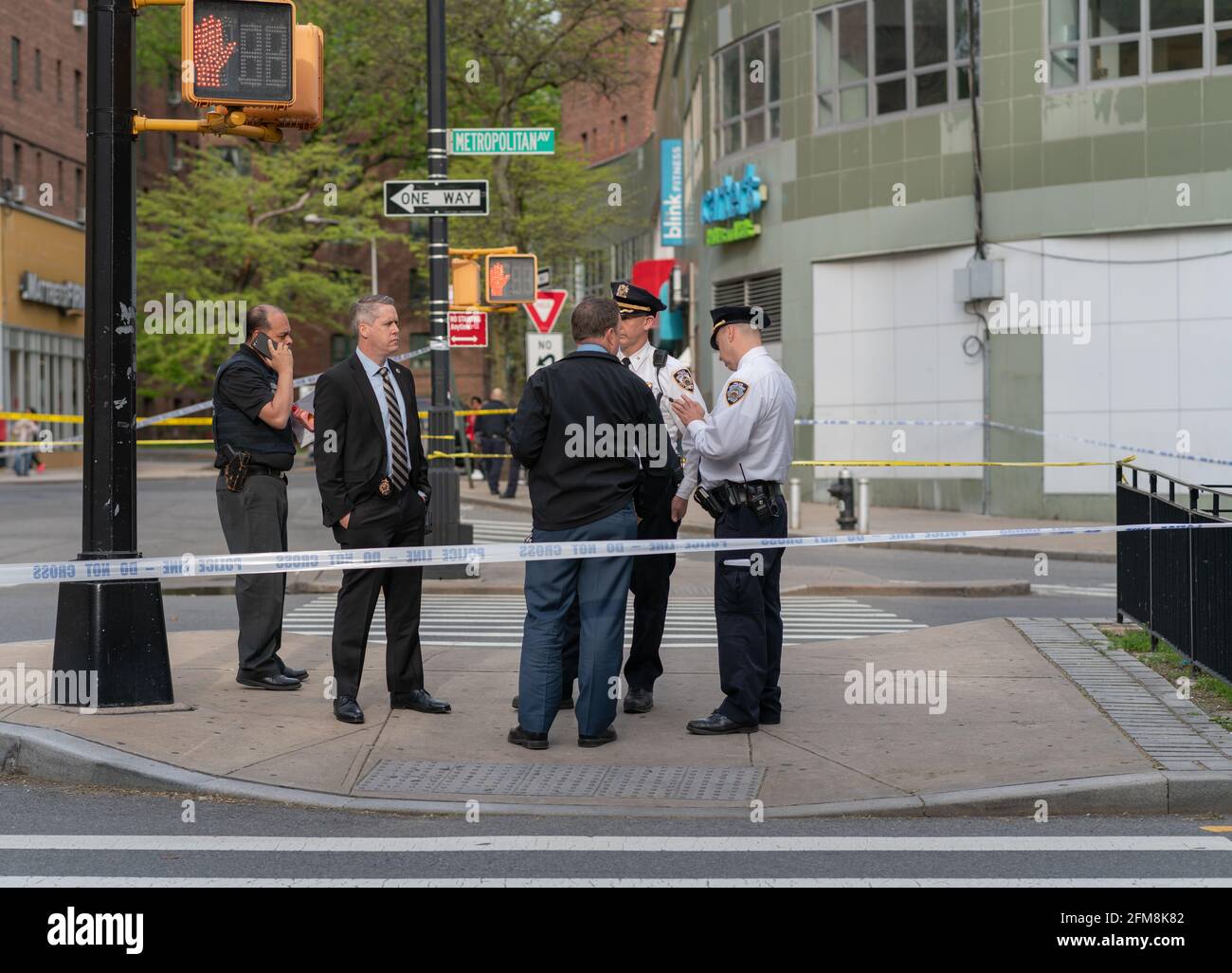 Crime shooting police investigation crime scene media hi-res stock ...