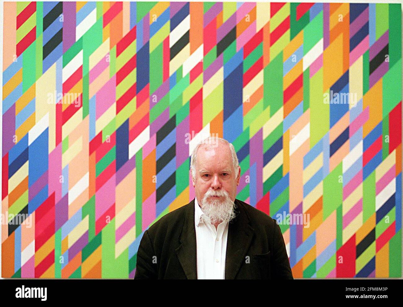 Bridget riley painting hi-res stock photography and images - Alamy