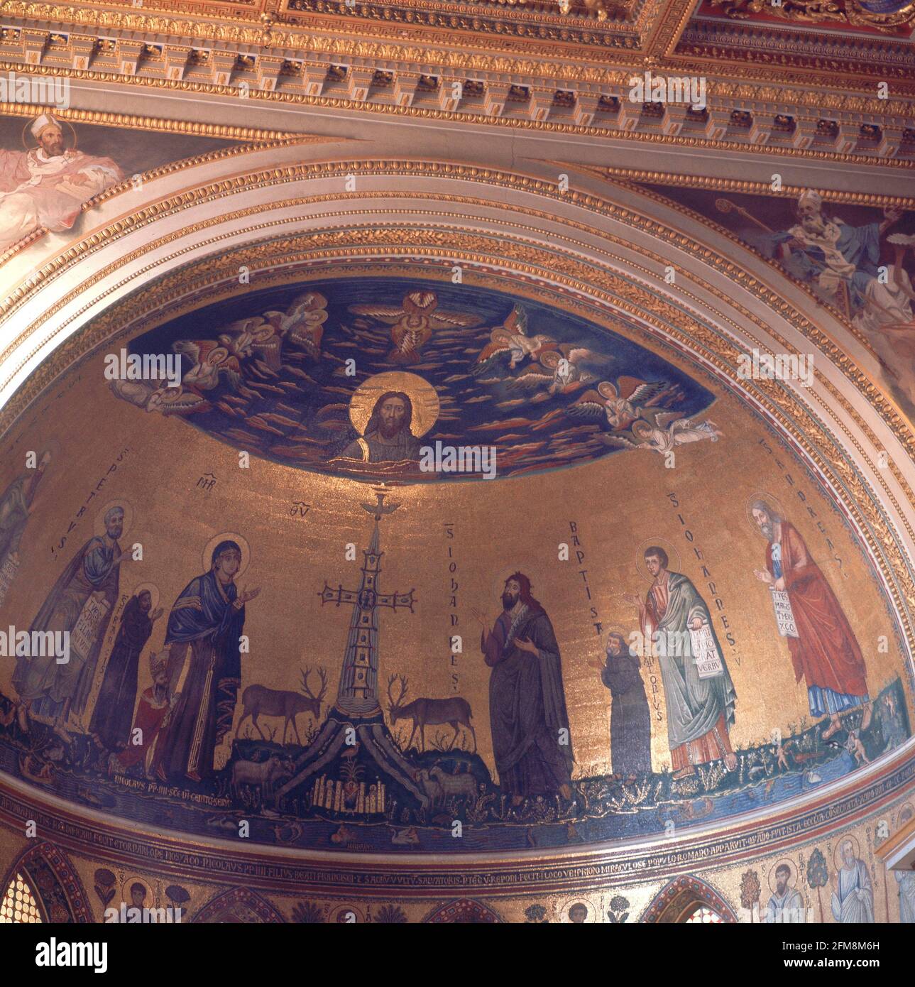 BOVEDA SOBRE EL ALTAR. Location: IGLESIA DE SAN PEDRO EXTRAMUR. Rome ...
