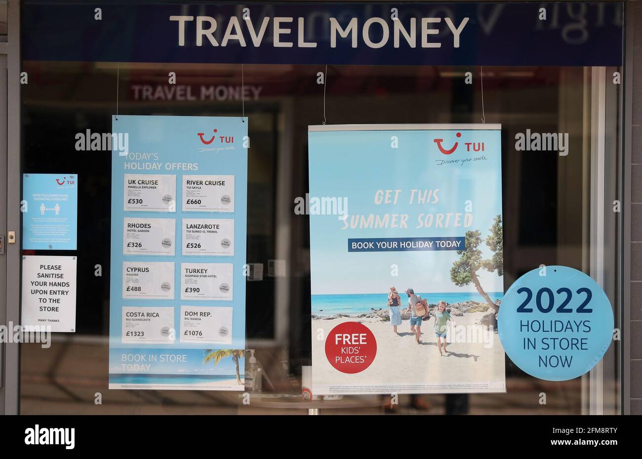 Tui ampics hi-res stock photography and images - Alamy