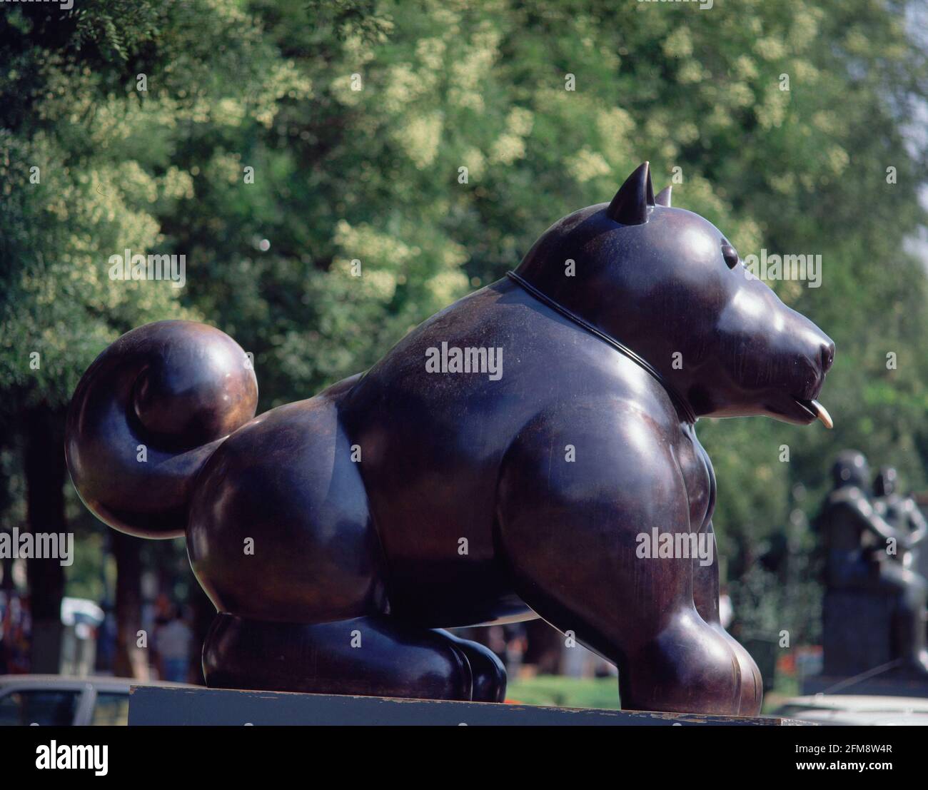 PERRO - VISTA LATERAL - SIGLO XX. Author: FERNANDO BOTERO ANGULO (1932 ...